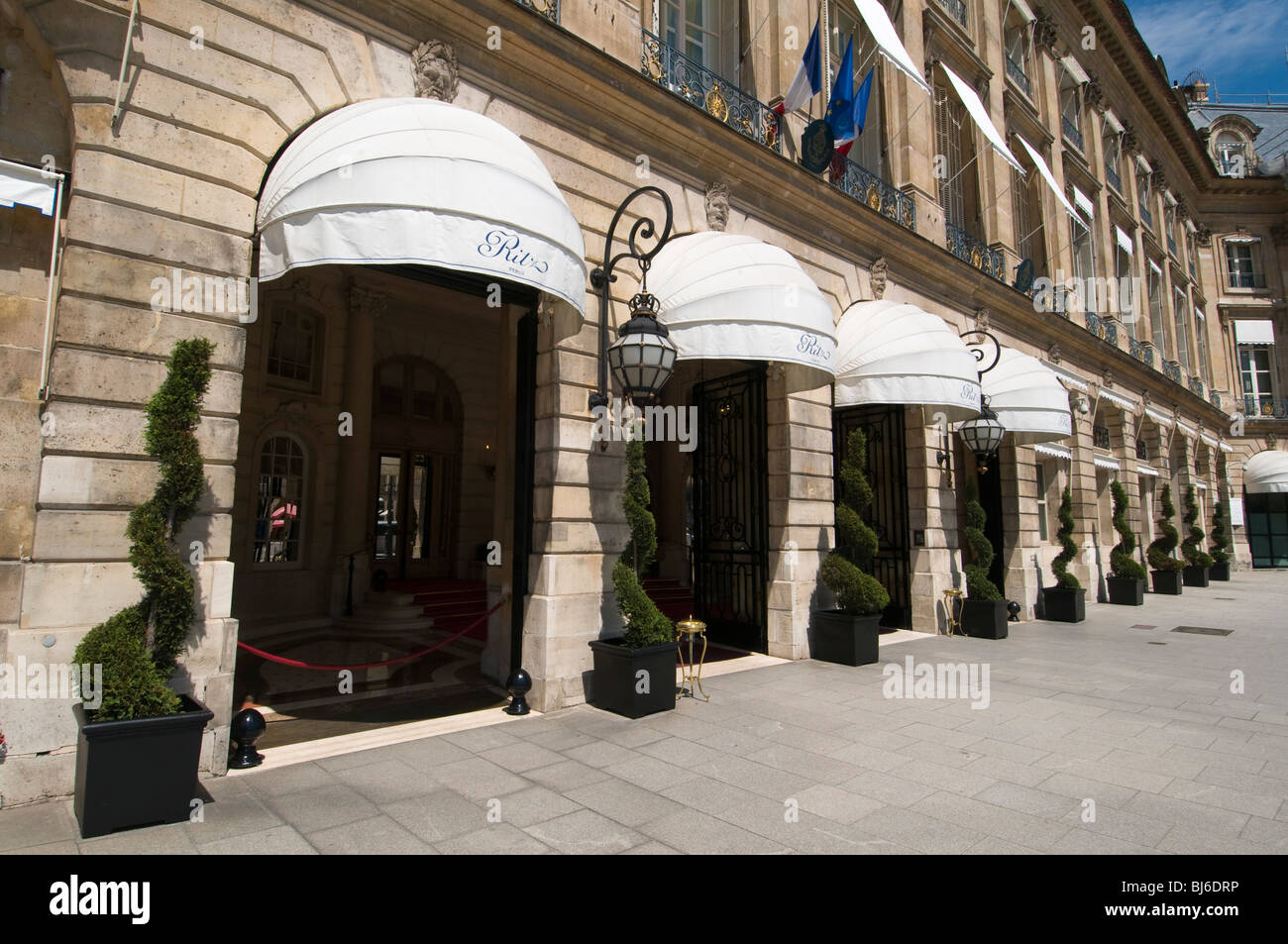 Ritz hotel paris immagini e fotografie stock ad alta risoluzione - Alamy