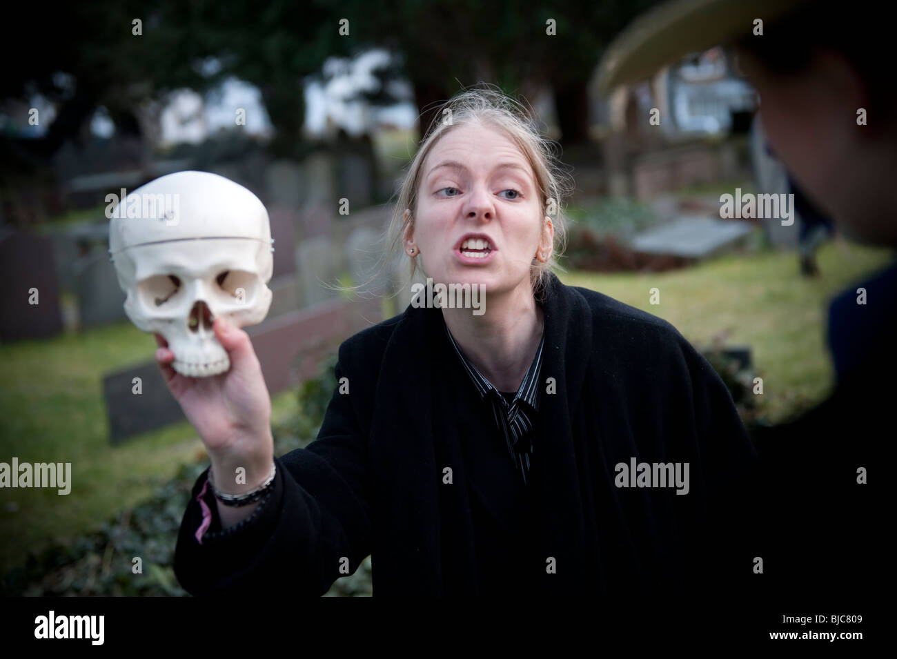 Shakespeare con in mano un teschio immagini e fotografie stock ad alta ...