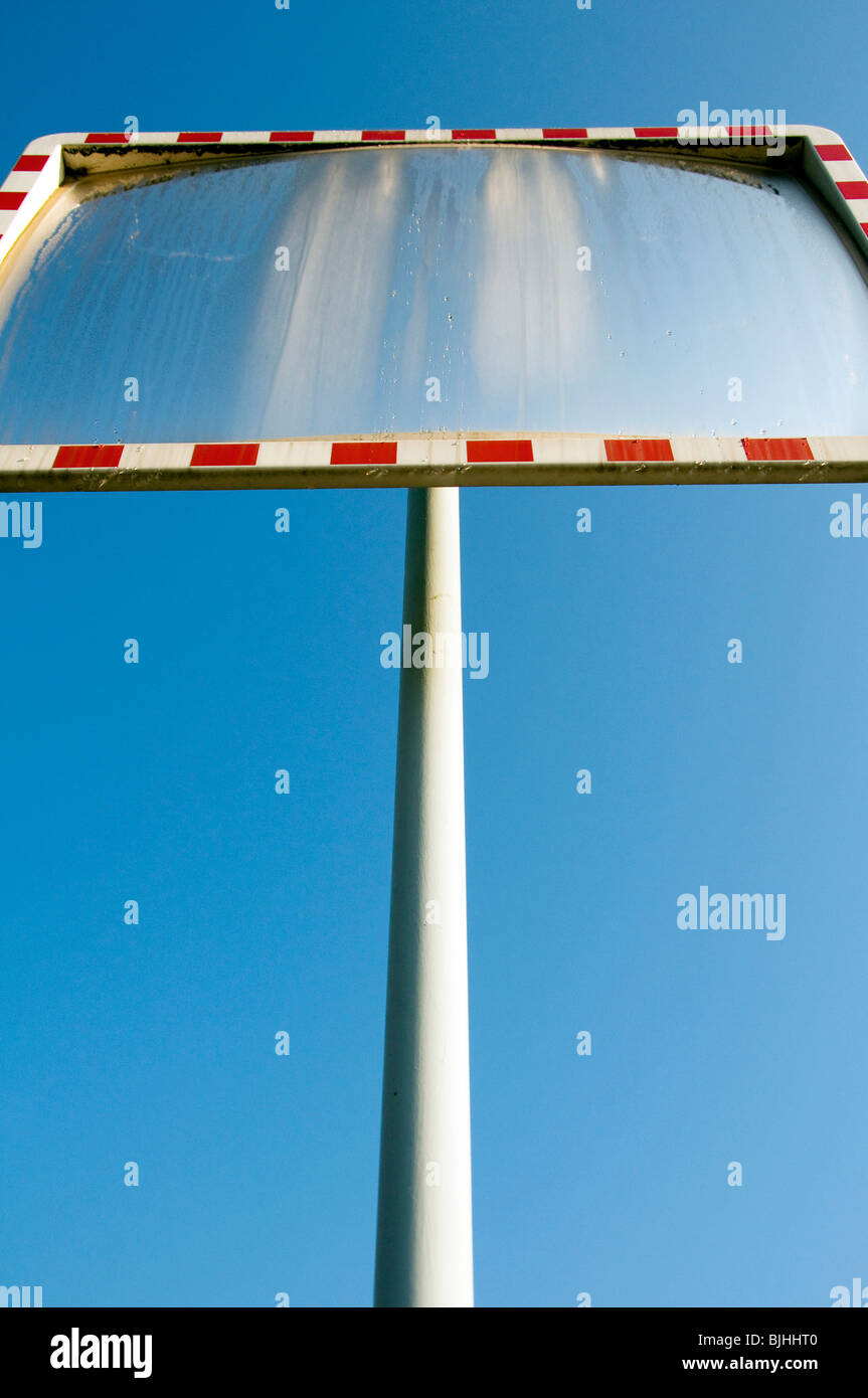 Specchio da strada immagini e fotografie stock ad alta risoluzione - Alamy