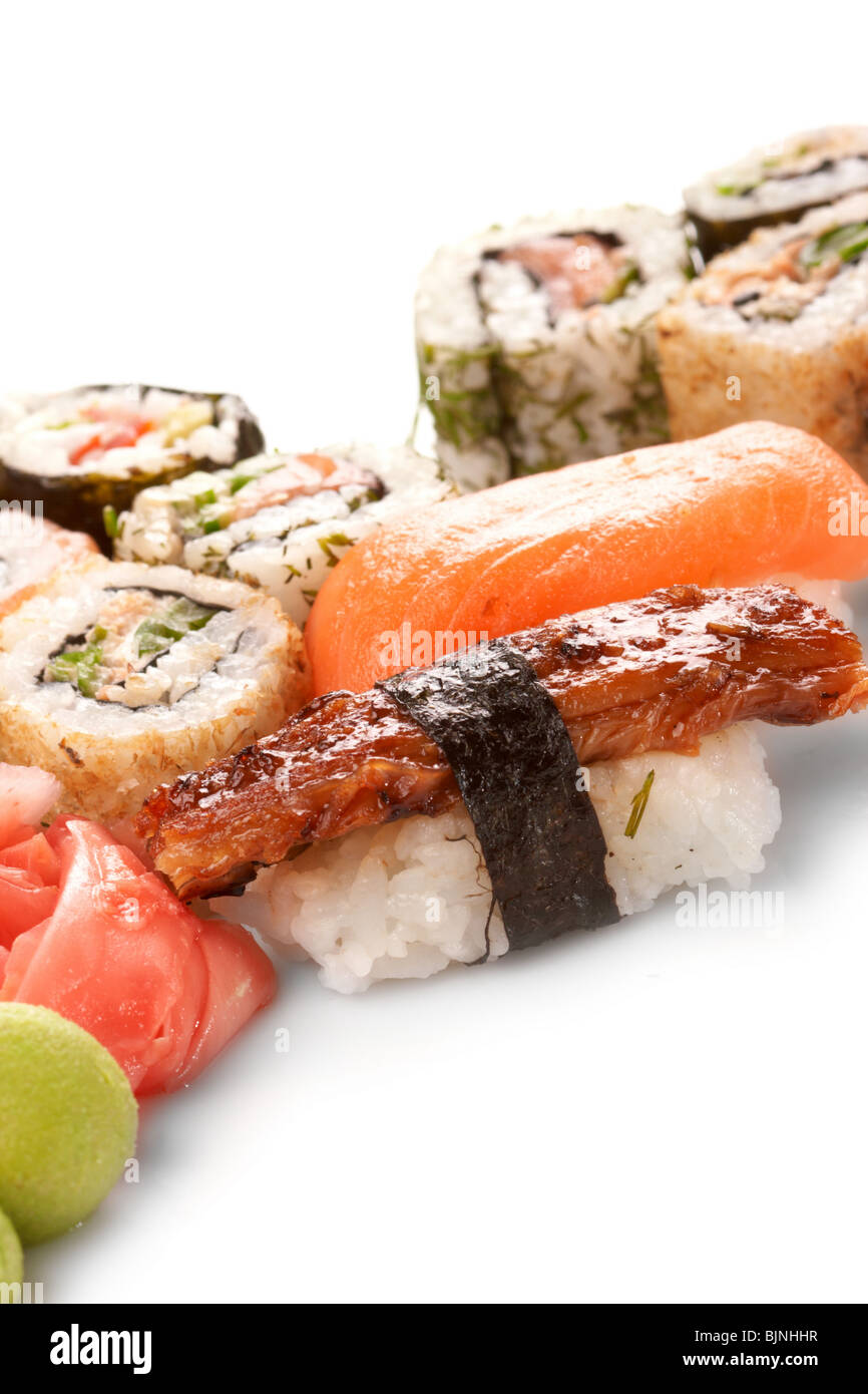 Tipi di sushi immagini e fotografie stock ad alta risoluzione - Alamy
