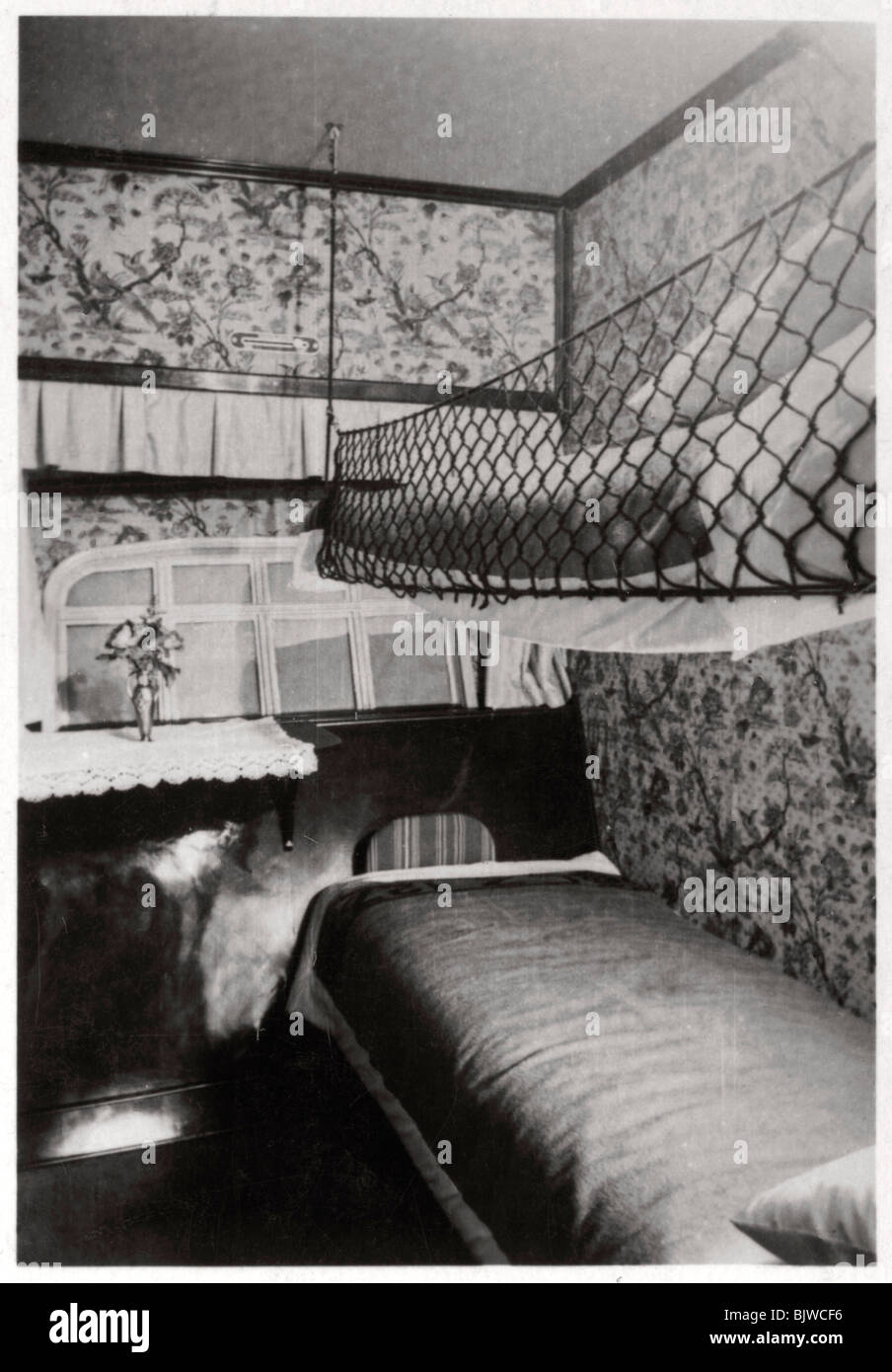 Zeppelin interior immagini e fotografie stock ad alta risoluzione - Alamy