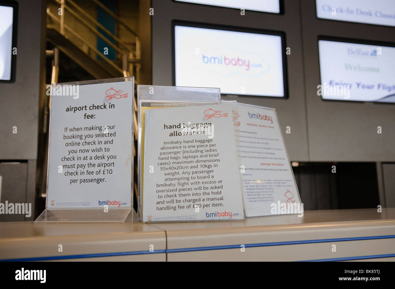 Banco check in immagini e fotografie stock ad alta risoluzione - Alamy