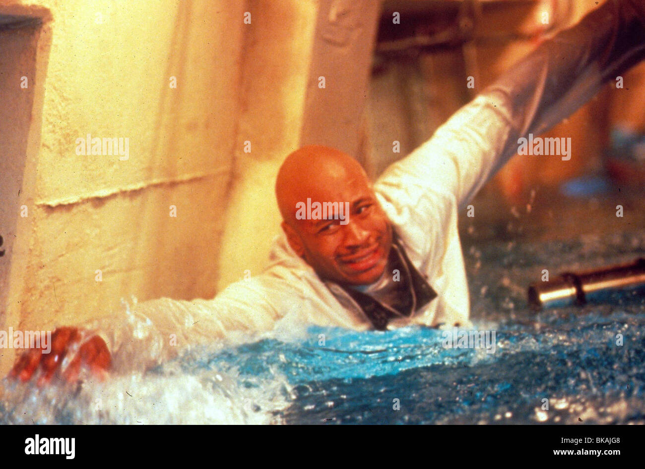 The deep blue sea film immagini e fotografie stock ad alta risoluzione ...