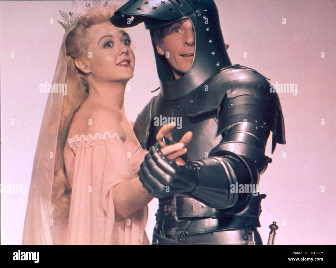 Il buffone di corte 1956 angela lansbury immagini e fotografie stock ad ...