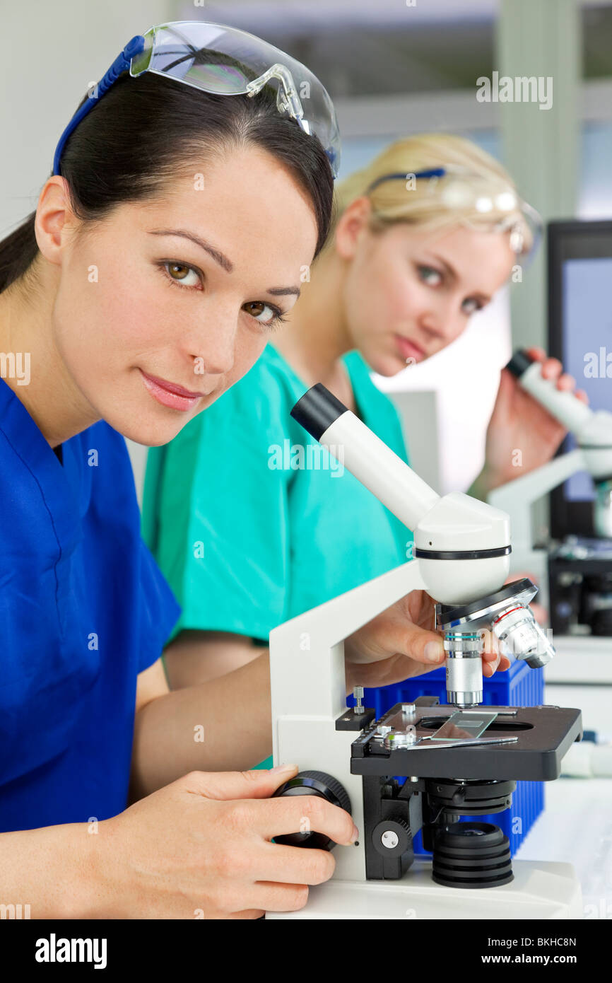Ricercatore scientifico immagini e fotografie stock ad alta risoluzione ...