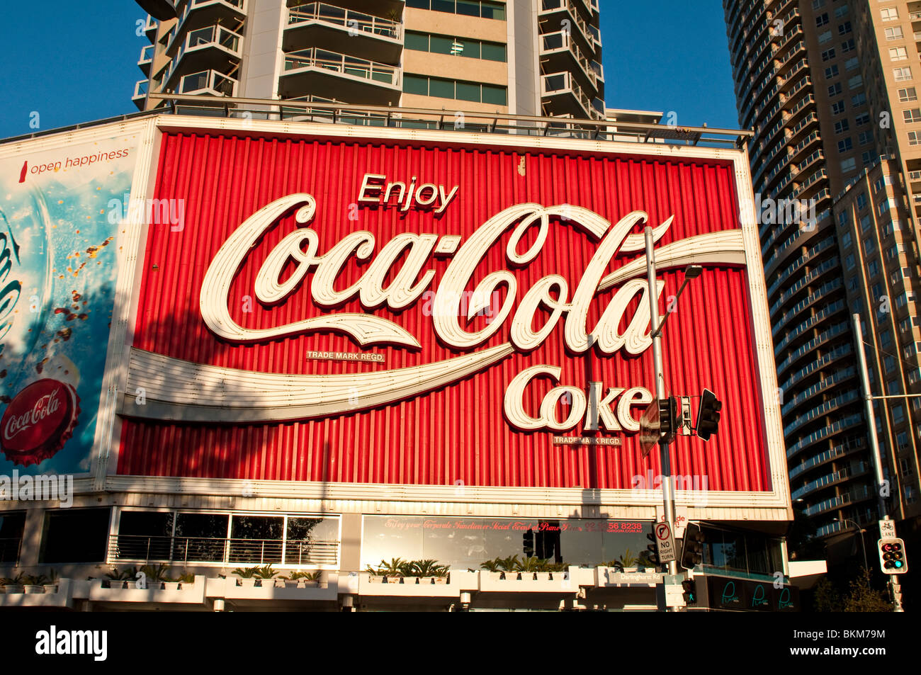 Iconico Coca Cola segno, Kings Cross, Sydney, Australia Foto stock - Alamy