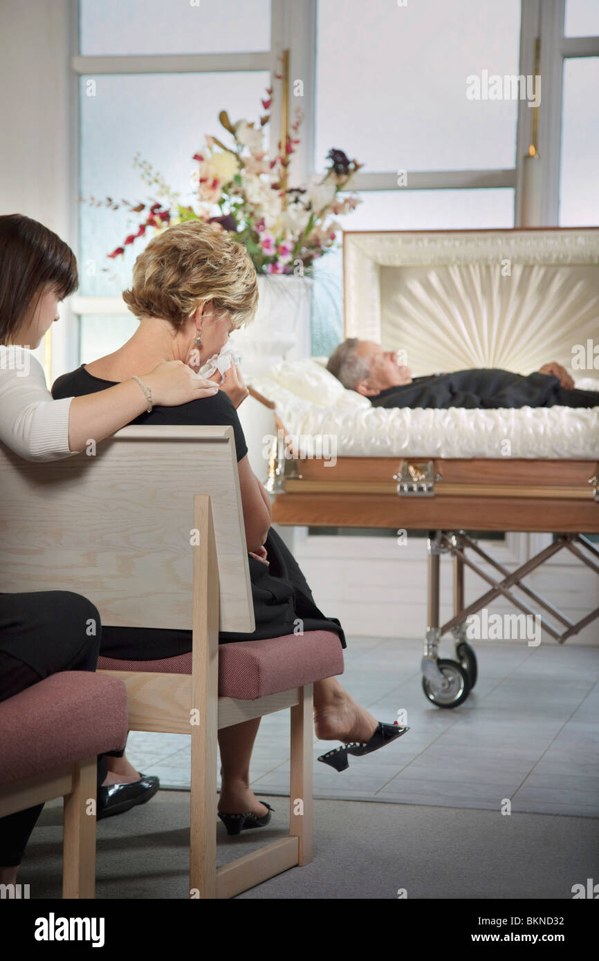 Funerale bara lutto lutto immagini e fotografie stock ad alta ...