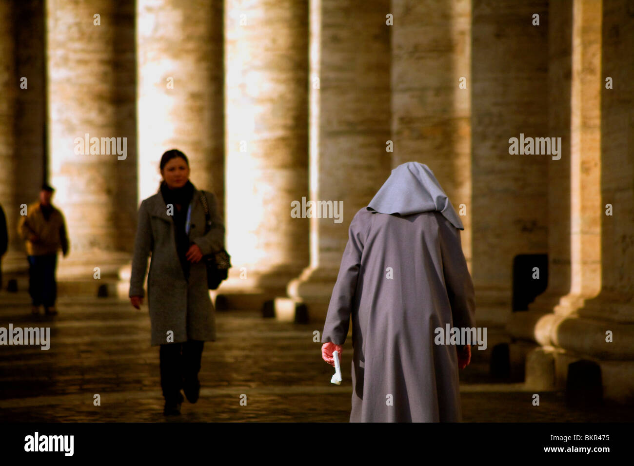 Nun piazza san pietro vaticano immagini e fotografie stock ad alta ...