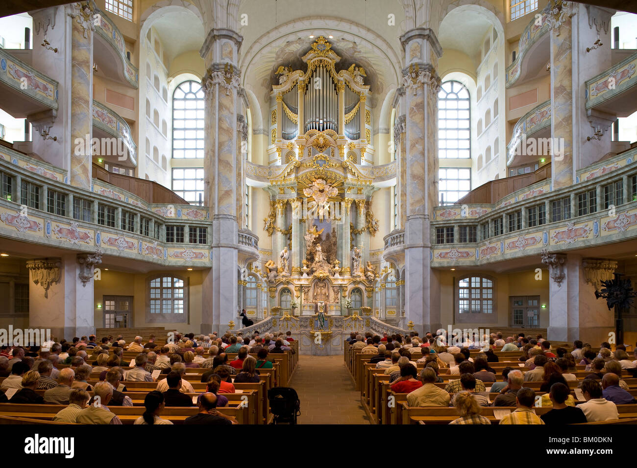 Vista interna di Dresdner Frauenkirche, la Chiesa di Nostra Signora di ...