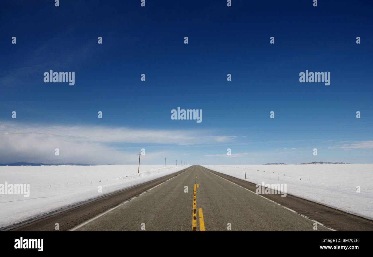 L'ampia strada blu immagini e fotografie stock ad alta risoluzione - Alamy