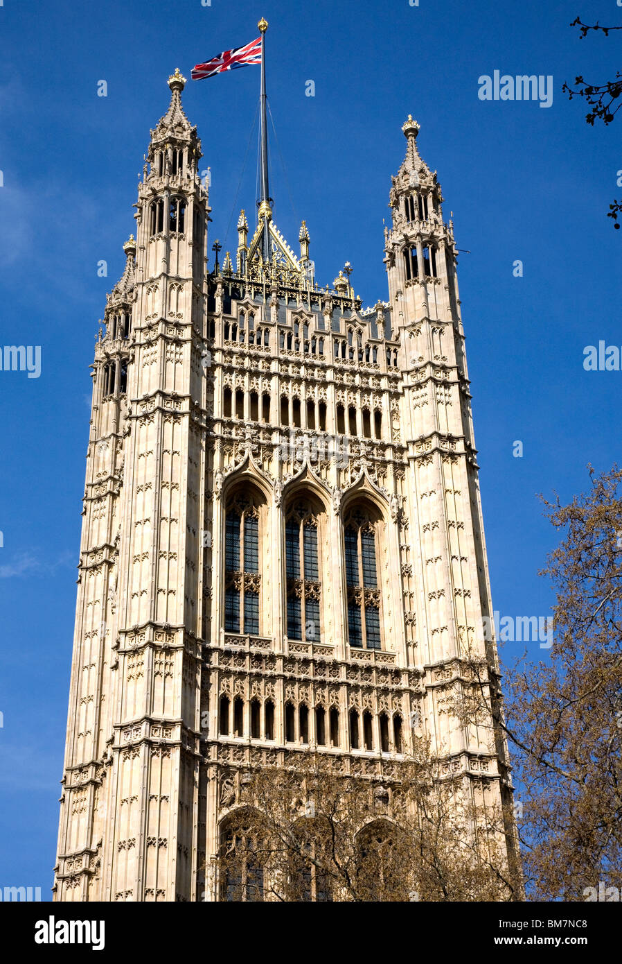 Victoria tower flying union jack flag immagini e fotografie stock ad ...