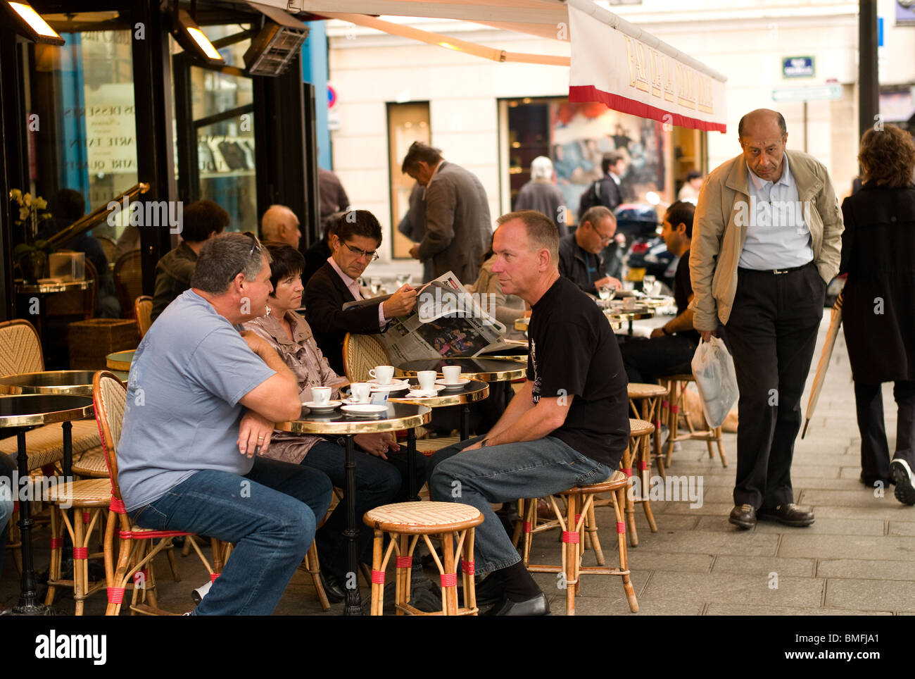 Fotografia di strada parigi immagini e fotografie stock ad alta ...