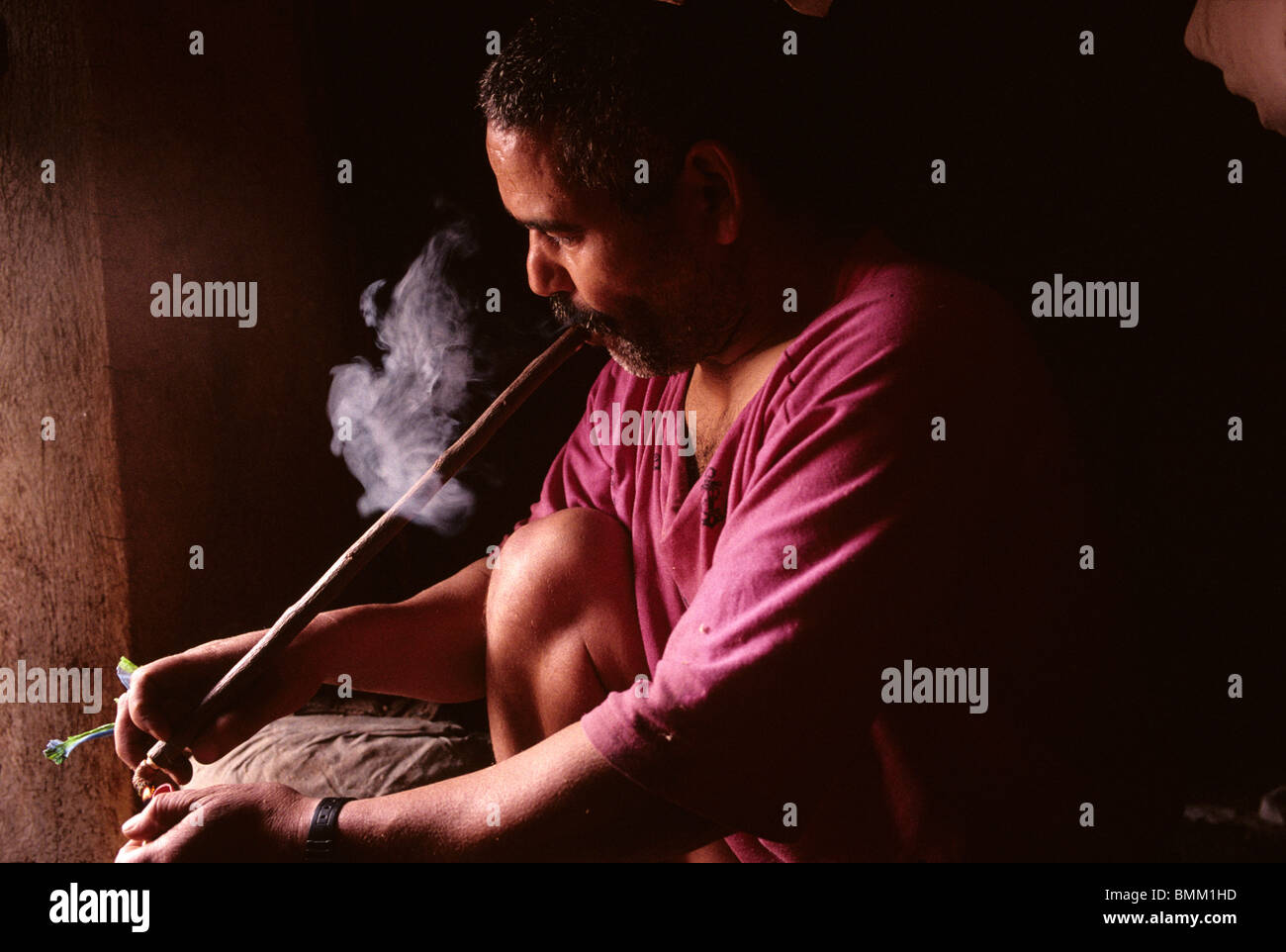 Fumo di pipa fuma fumo fumatore immagini e fotografie stock ad alta ...