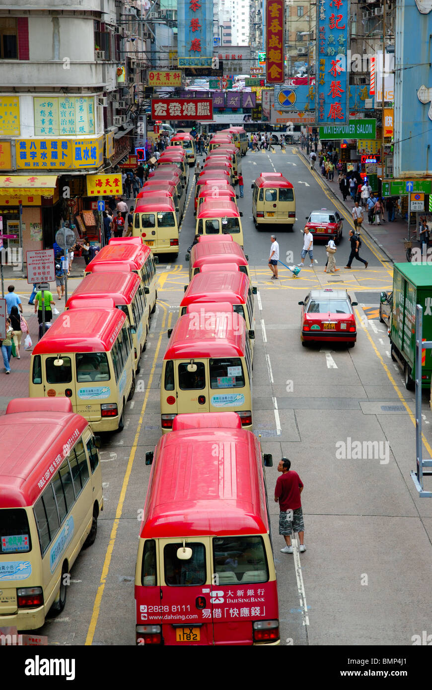 Strada hong kong kowloon segnali stradali tipici cinesi immagini e ...