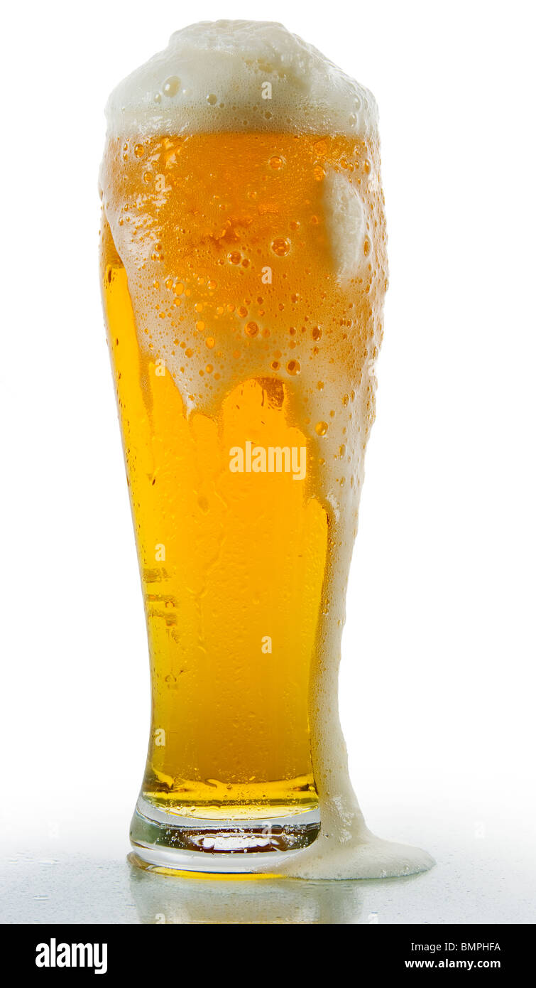 Birra artigianale prodotta artigianalmente immagini e fotografie stock ...