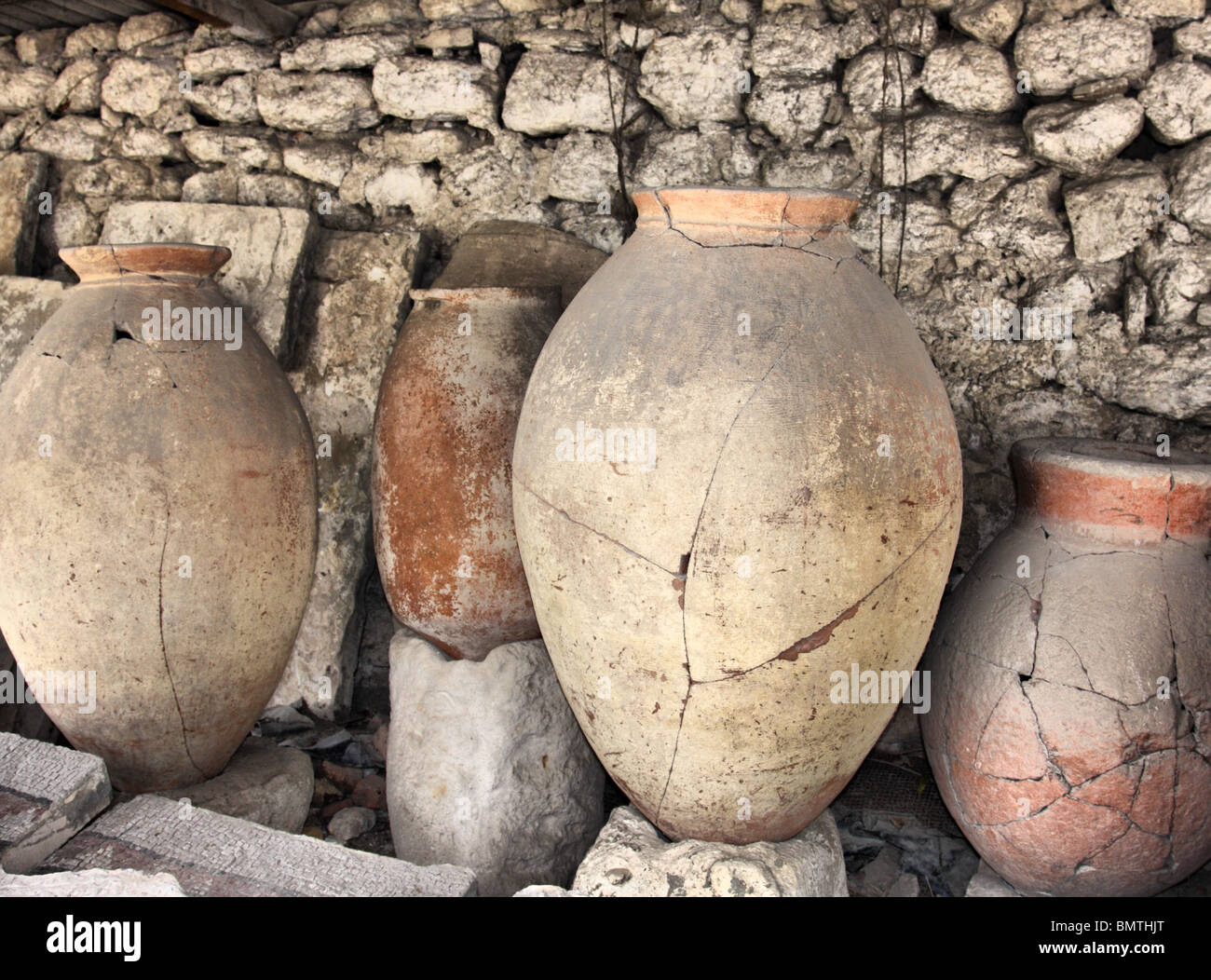 Antiche brocche immagini e fotografie stock ad alta risoluzione - Alamy