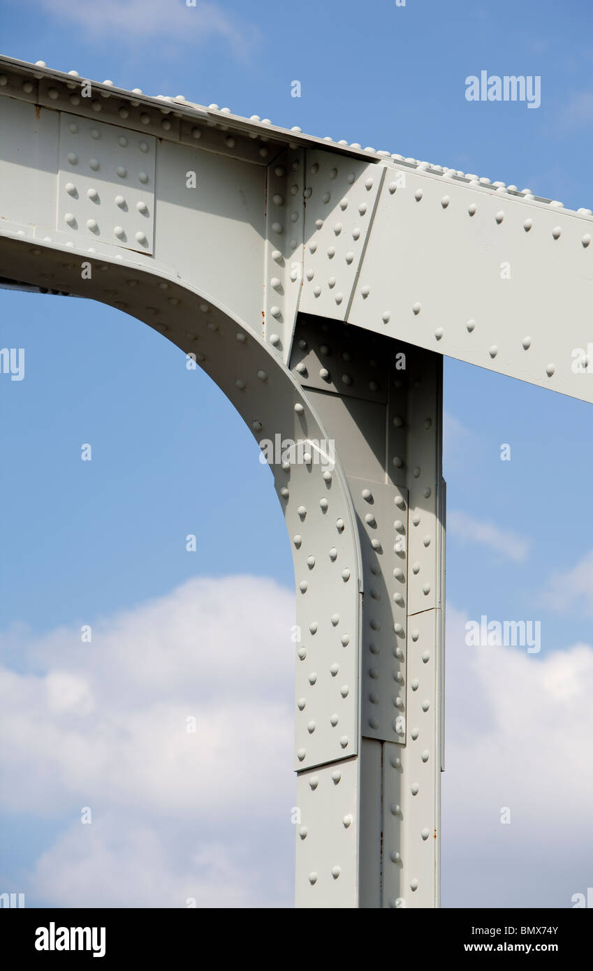 Poggia struttura in metallo immagini e fotografie stock ad alta ...