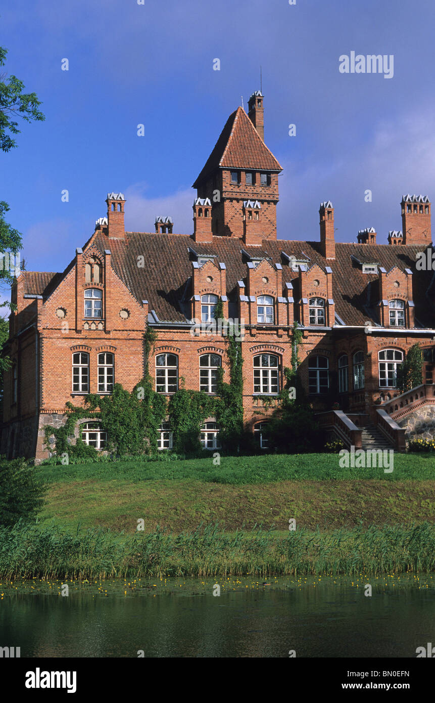 Tukuma jaunmoku pils castle immagini e fotografie stock ad alta ...