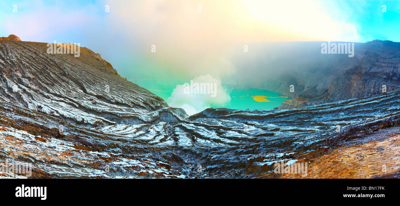 Vulcano ijen immagini e fotografie stock ad alta risoluzione - Alamy