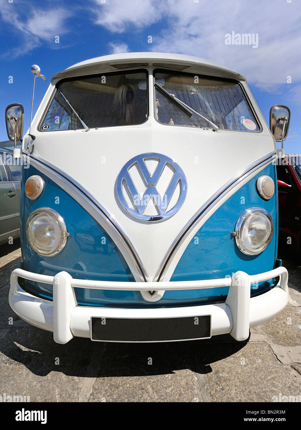 Split screen vw campervan immagini e fotografie stock ad alta ...