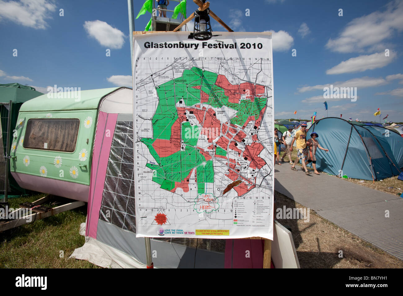 Glastonbury festival map immagini e fotografie stock ad alta ...