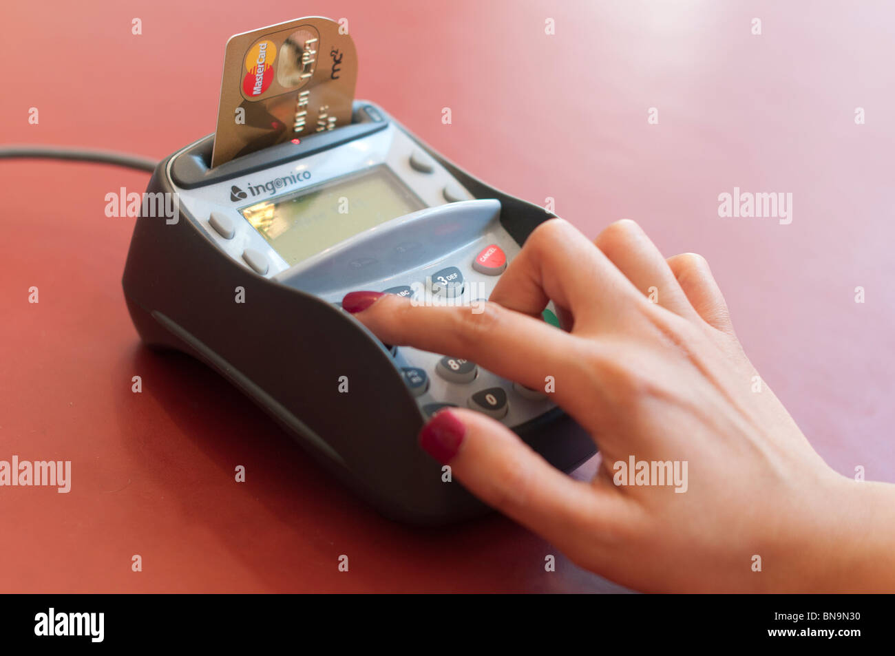 Carta pin immagini e fotografie stock ad alta risoluzione - Alamy