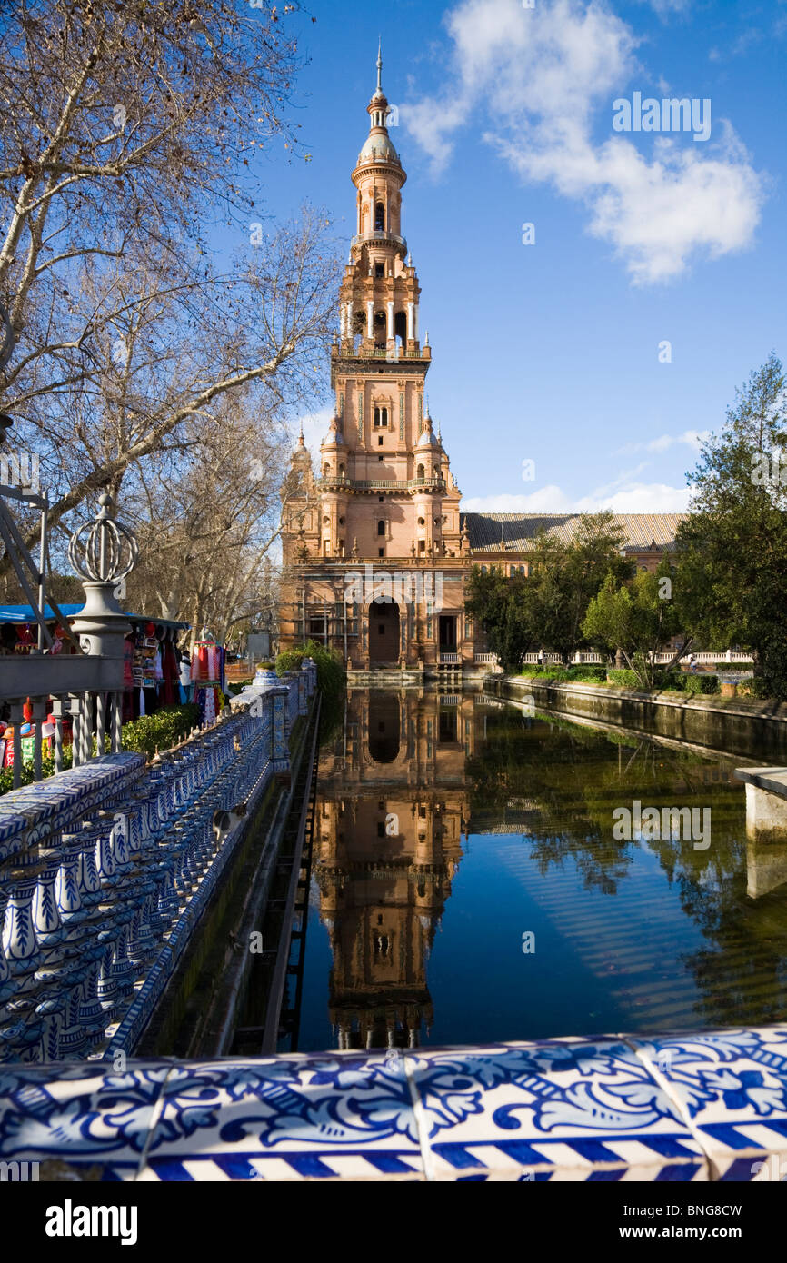 Torri angolari fossato immagini e fotografie stock ad alta risoluzione ...