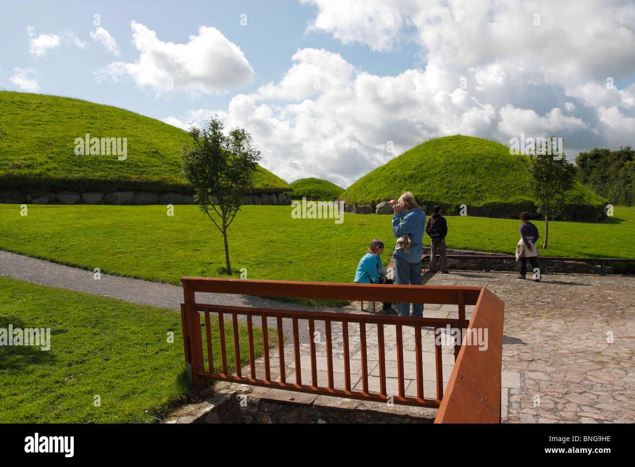 Antichi tumuli funerari immagini e fotografie stock ad alta risoluzione ...