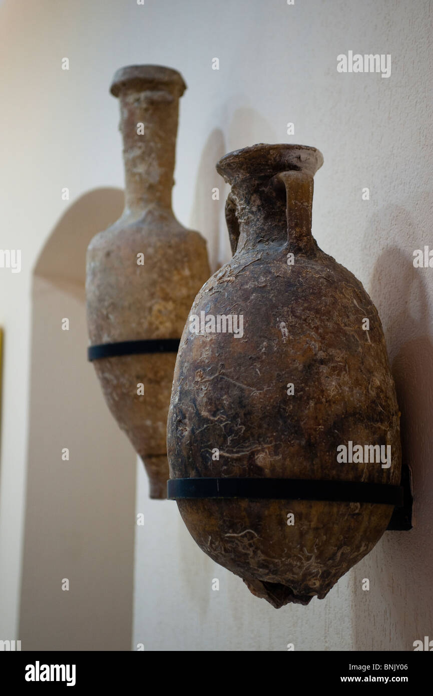 Anfora romana immagini e fotografie stock ad alta risoluzione - Alamy