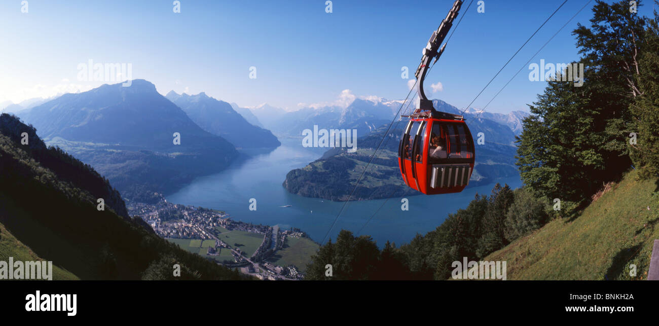 La Svizzera scenario strada di montagna funivia Urmibergbahn ben ...