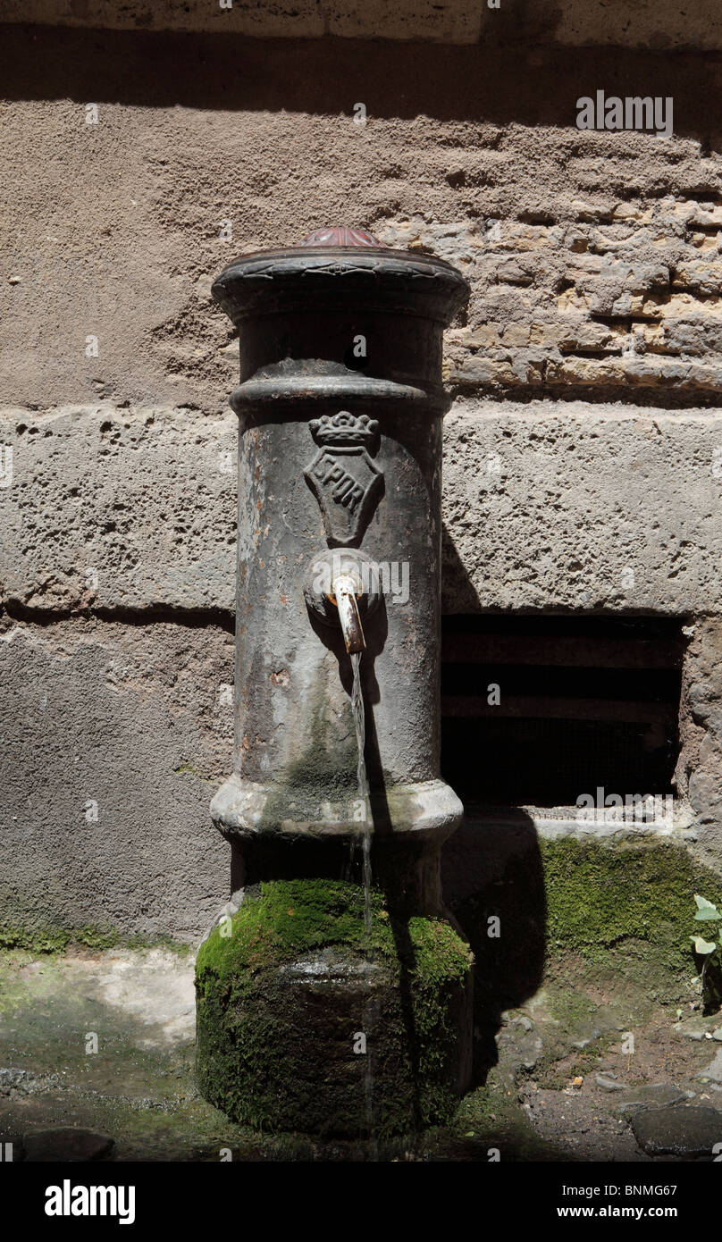 Nasoni roma immagini e fotografie stock ad alta risoluzione - Alamy