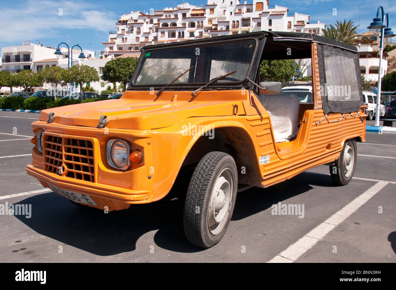 Citron 2cv immagini e fotografie stock ad alta risoluzione - Alamy