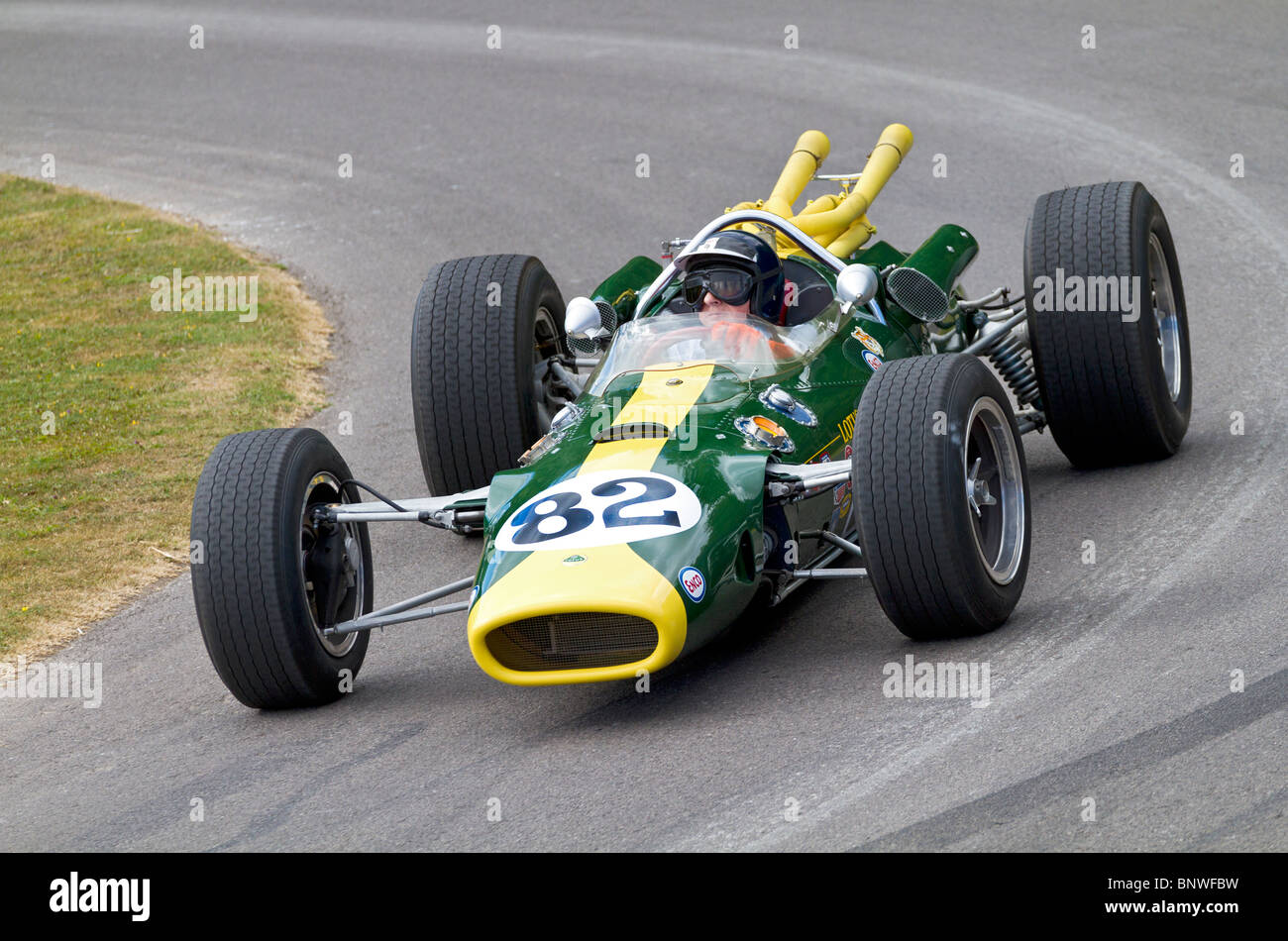 1965 Lotus-Ford 38 con driver Jackie Stewart al Festival di Goodwood di ...