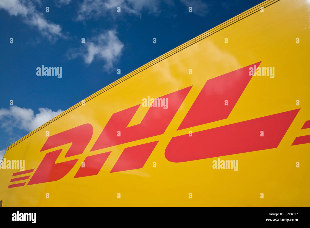 Logo dhl immagini e fotografie stock ad alta risoluzione - Alamy