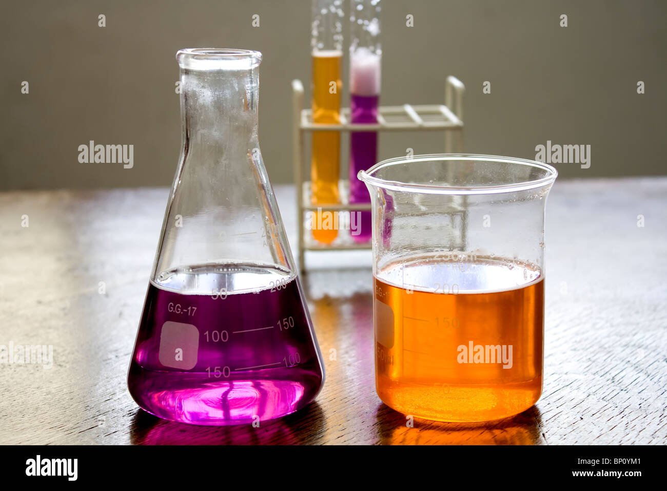 Laboratorio chimico immagini e fotografie stock ad alta risoluzione - Alamy