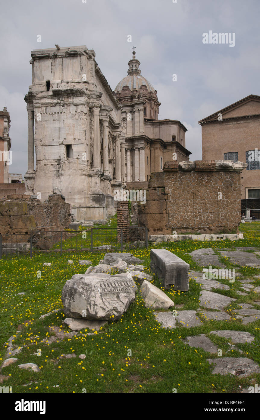 Vista in direzione di San Luca e Martina chiesa come visto dal Foro ...