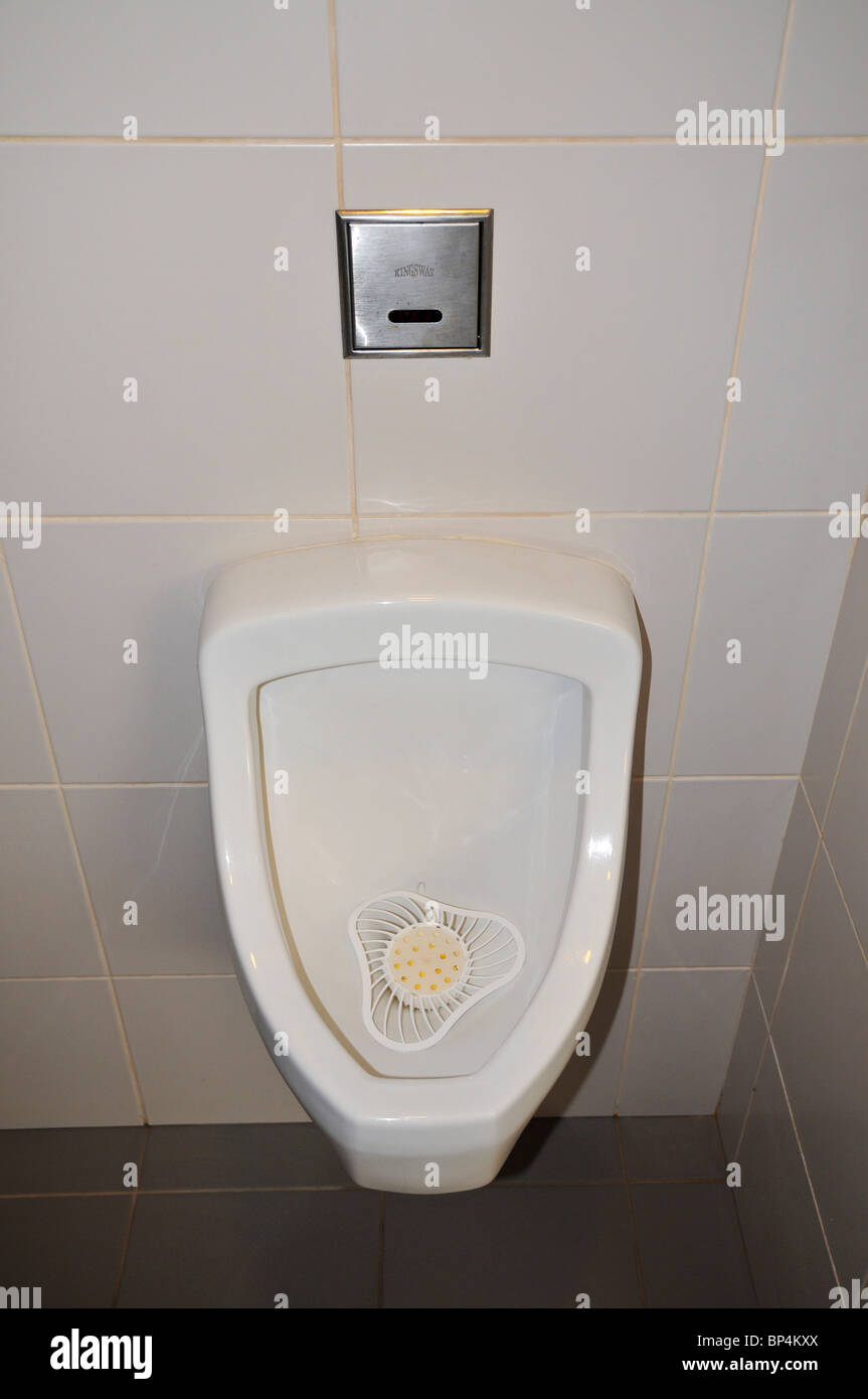 Communal toilet immagini e fotografie stock ad alta risoluzione - Alamy