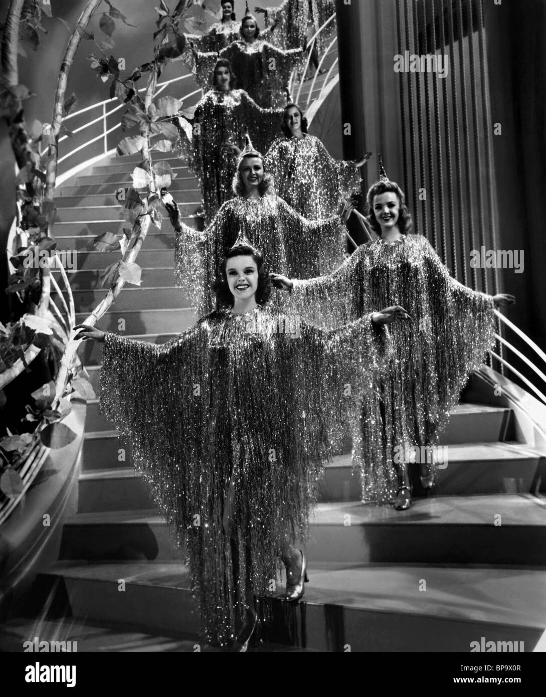 Ziegfeld girl immagini e fotografie stock ad alta risoluzione - Alamy