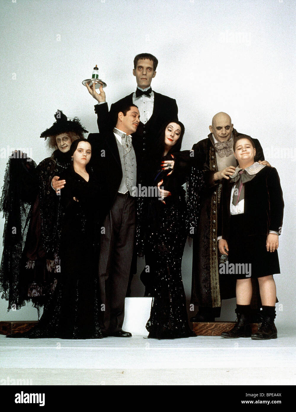 Morticia Addams Anjelica Huston Immagini e Fotos Stock - Alamy