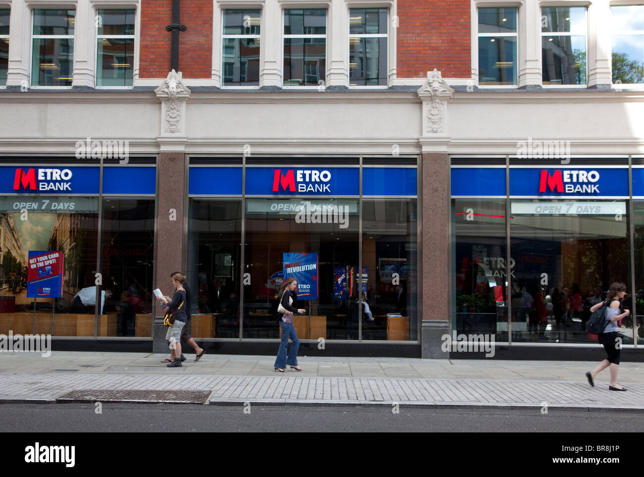 New bank branch immagini e fotografie stock ad alta risoluzione - Alamy
