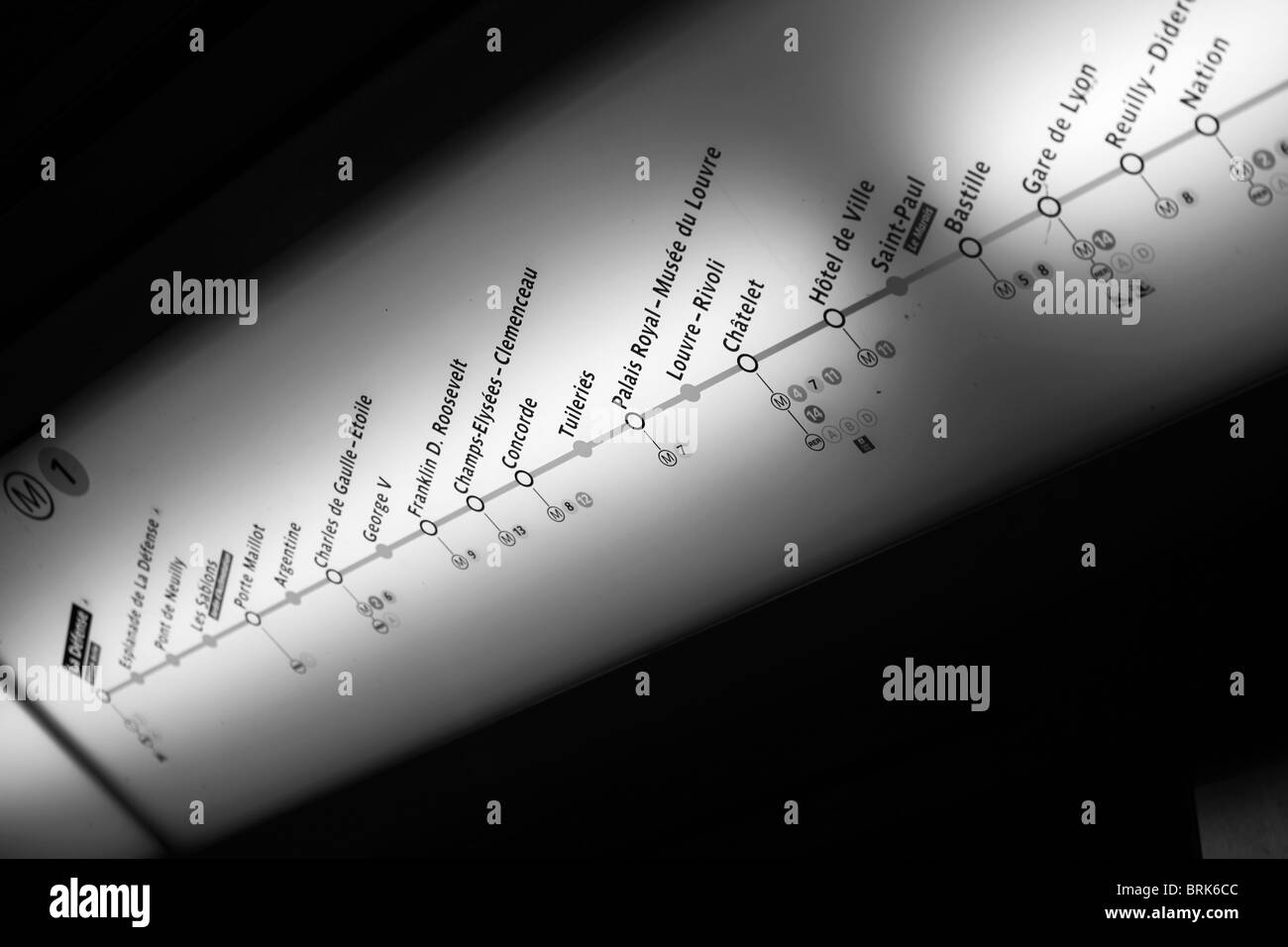Metropolitana linea 1 di parigi immagini e fotografie stock ad alta ...