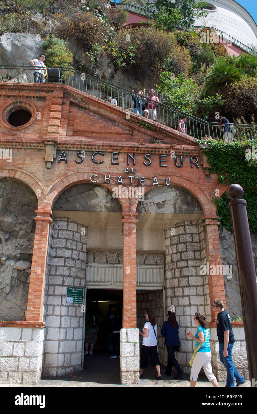 L'ascenseur du château de Nice. Ingresso al castello di Nizza Foto ...