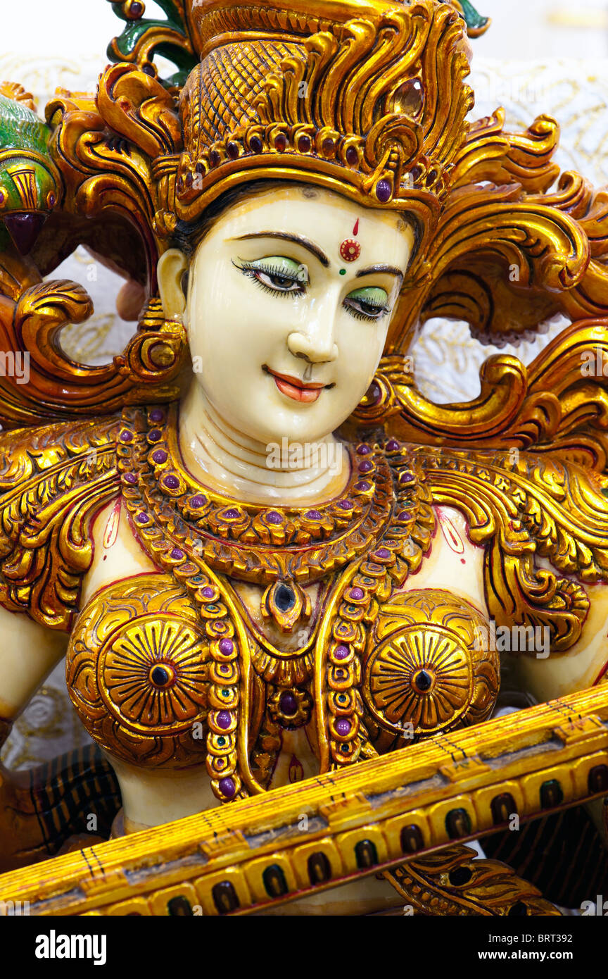 Dea della conoscenza devi saraswati immagini e fotografie stock ad alta ...
