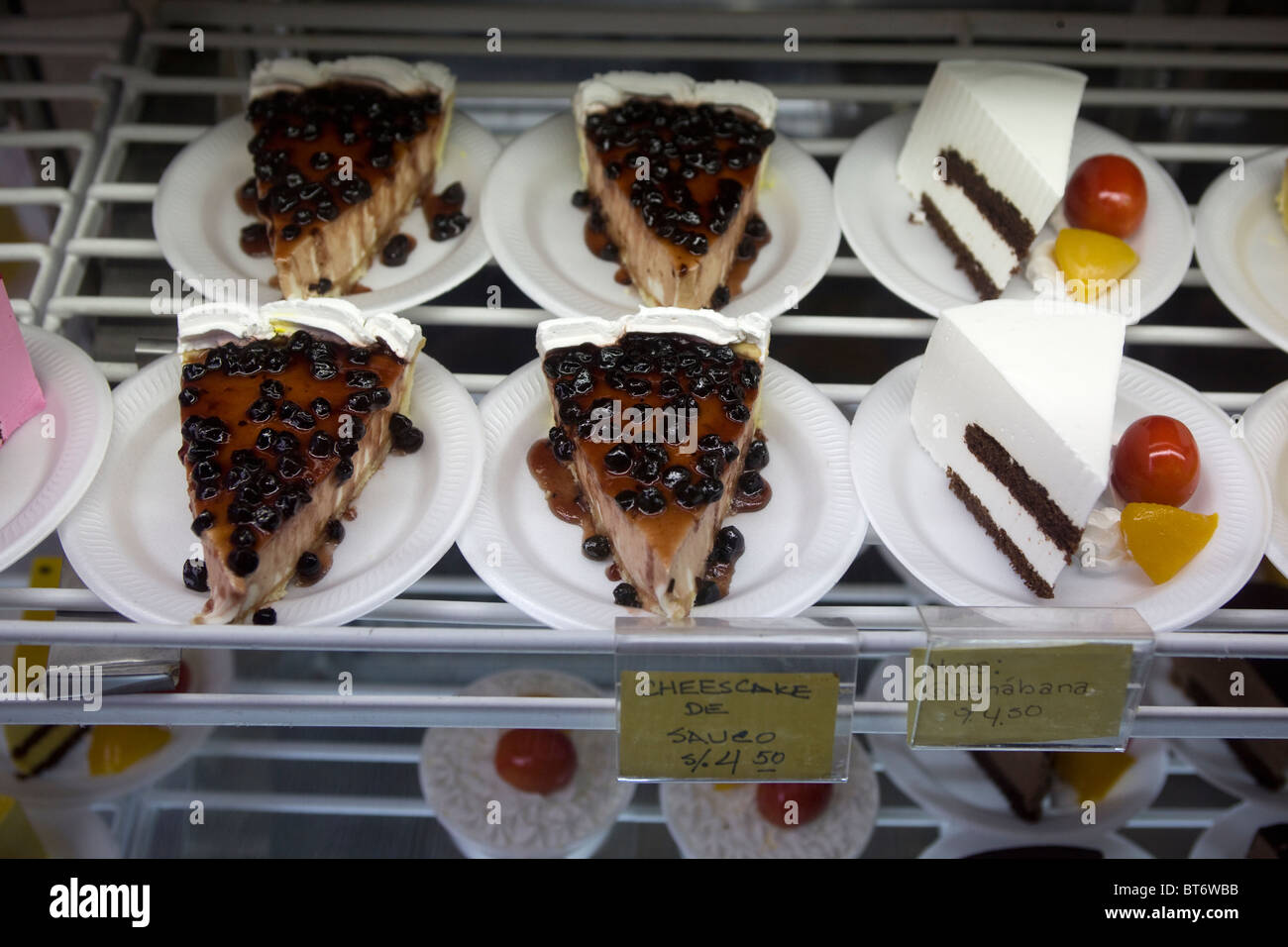Display torte torte immagini e fotografie stock ad alta risoluzione - Alamy