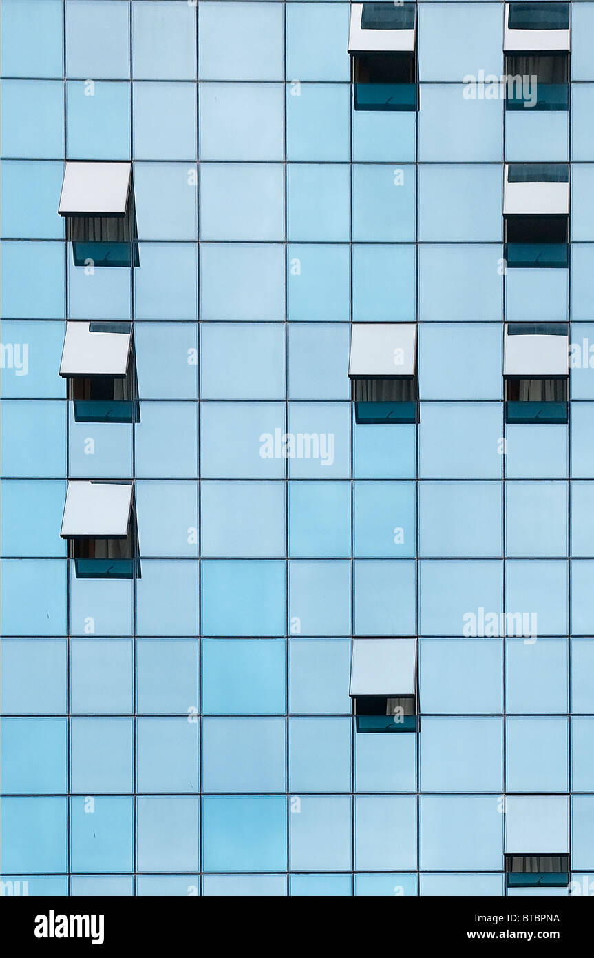 Finestre aperte immagini e fotografie stock ad alta risoluzione - Alamy