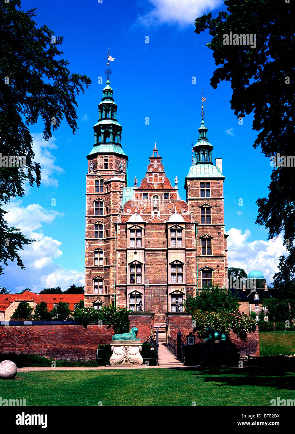 Rosenborg castle gardens immagini e fotografie stock ad alta ...