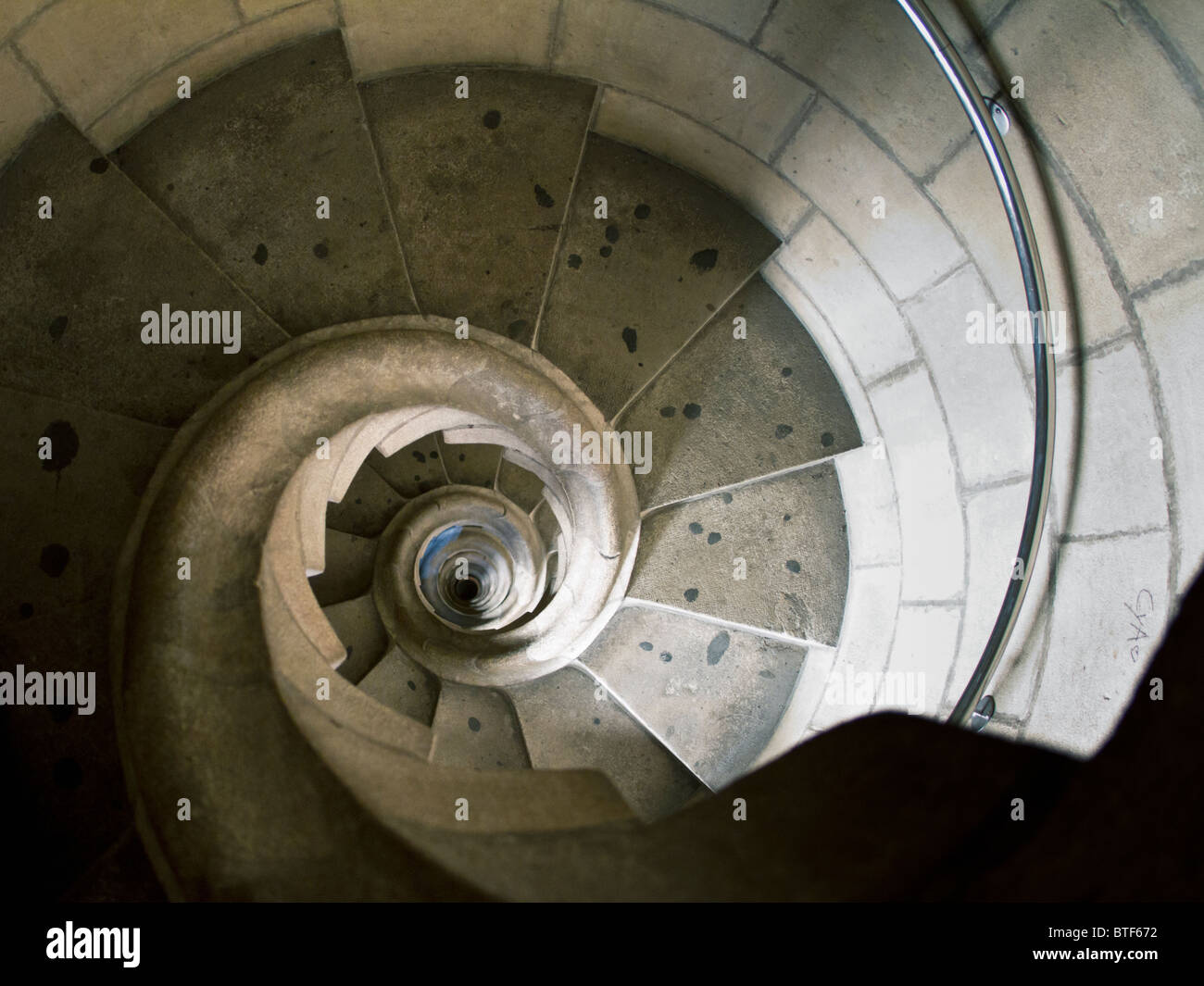 La Sagrada Familia di Gaudi - scala a spirale all'interno di una delle ...