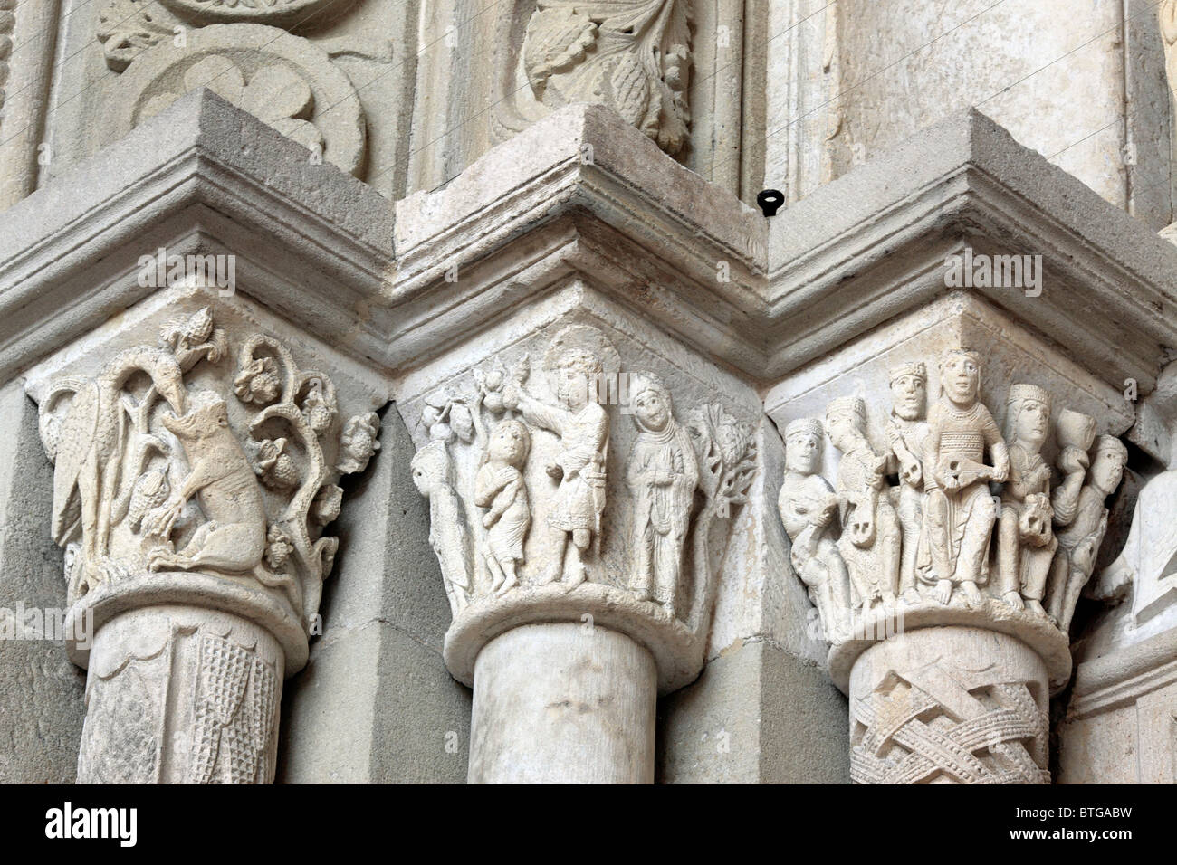 Colonna di capitale, Cattedrale di Autun, Autun, Saône-et-Loire ...