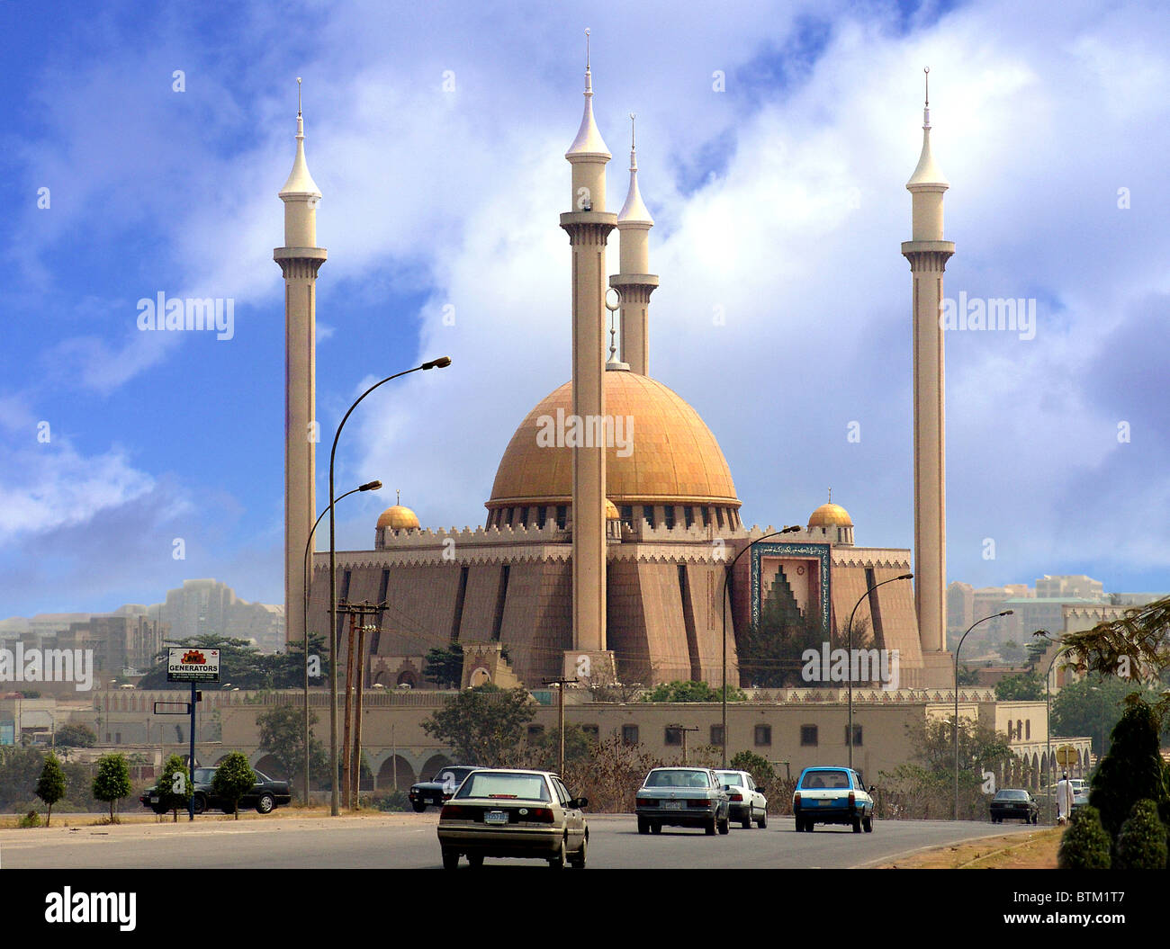 La Moschea Nazionale di Abuja, Nigeria, Africa Foto stock - Alamy
