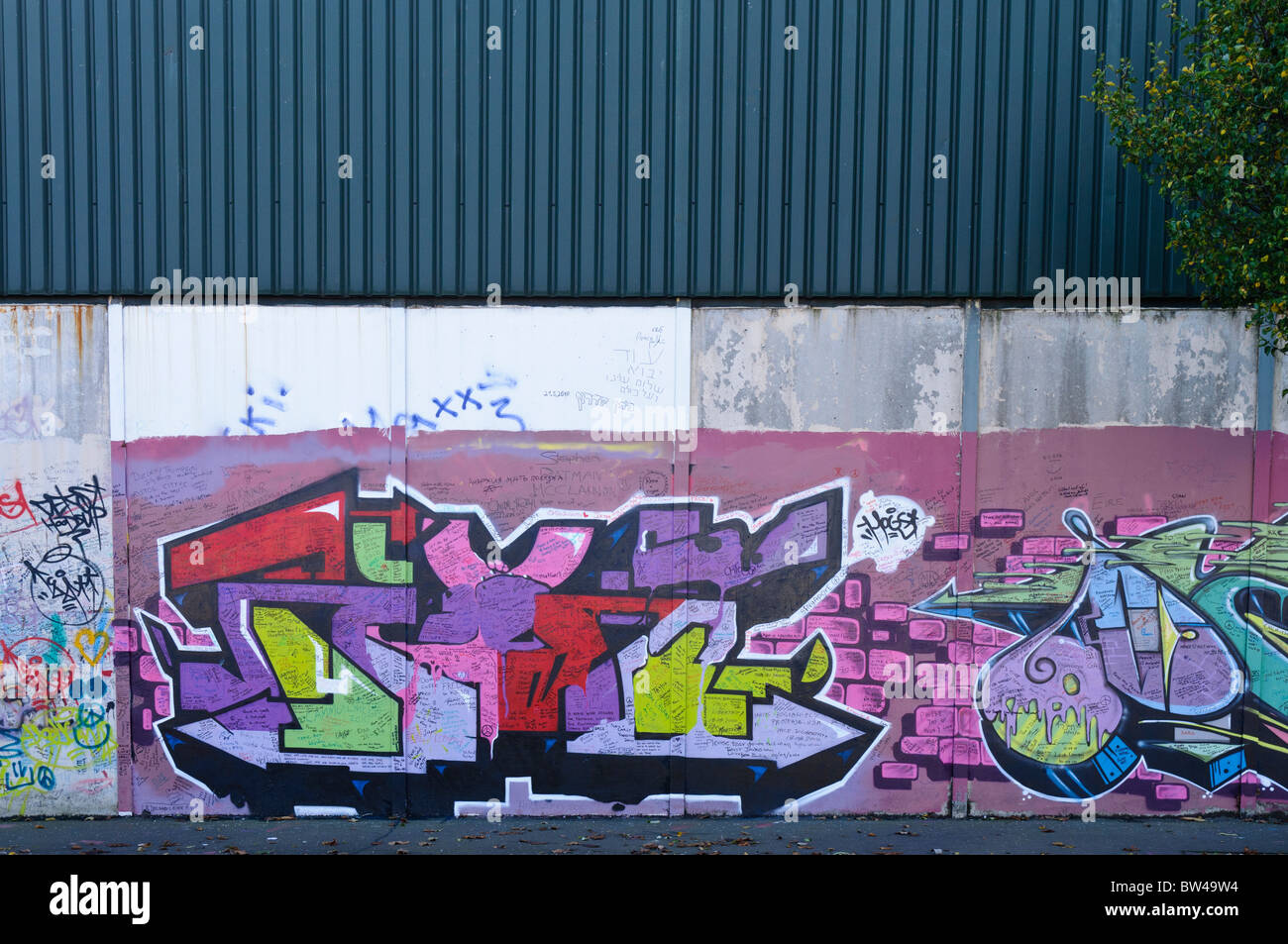 Graffiti della parete di separazione immagini e fotografie stock ad alta risoluzione - Alamy